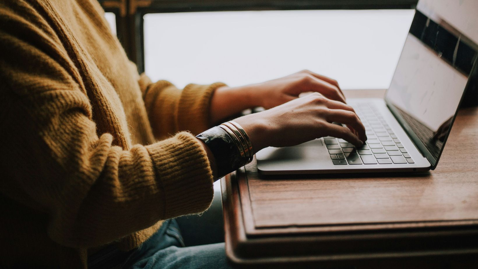 Cloud Farming: Recycling Data Center Waste Heat